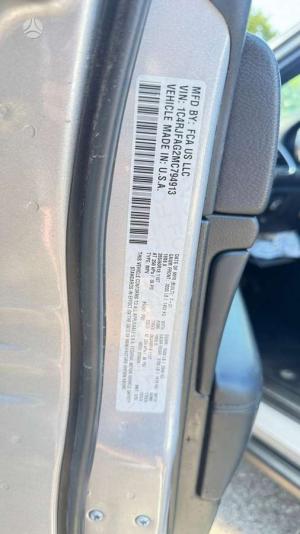 Grey Jeep Grand Cherokee 2021 in Ukmerge, with an engine capacity of 3.60 L and mileage of 43 thousand km for 11999 €, photo 15 on AUTOMOTO.COM.LV