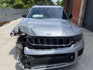 Pelēks Jeep Grand Cherokee 2021 Kauņa, ar dzinēja tilpumu 3.60 L un nobraukumu 75 tūkst. km par 16400 €, foto 3 vietnē AUTOMOTO.COM.LV