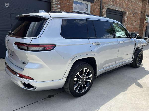 Pelēks Jeep Grand Cherokee 2021 Kauņa, ar dzinēja tilpumu 3.60 L un nobraukumu 75 tūkst. km par 16400 €, foto 4 vietnē AUTOMOTO.COM.LV