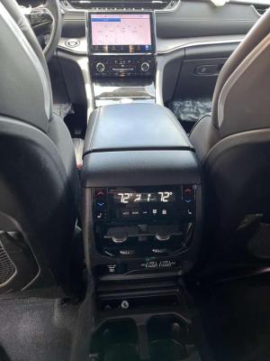 Pelēks Jeep Grand Cherokee 2021 Kauņa, ar dzinēja tilpumu 3.60 L un nobraukumu 75 tūkst. km par 16400 €, foto 12 vietnē AUTOMOTO.COM.LV