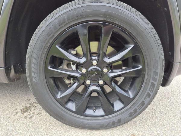 Pelēks Jeep Grand Cherokee 2021 Šauļi, ar dzinēja tilpumu 3.60 L un nobraukumu 98 tūkst. km par 21500 €, foto 4 vietnē AUTOMOTO.COM.LV
