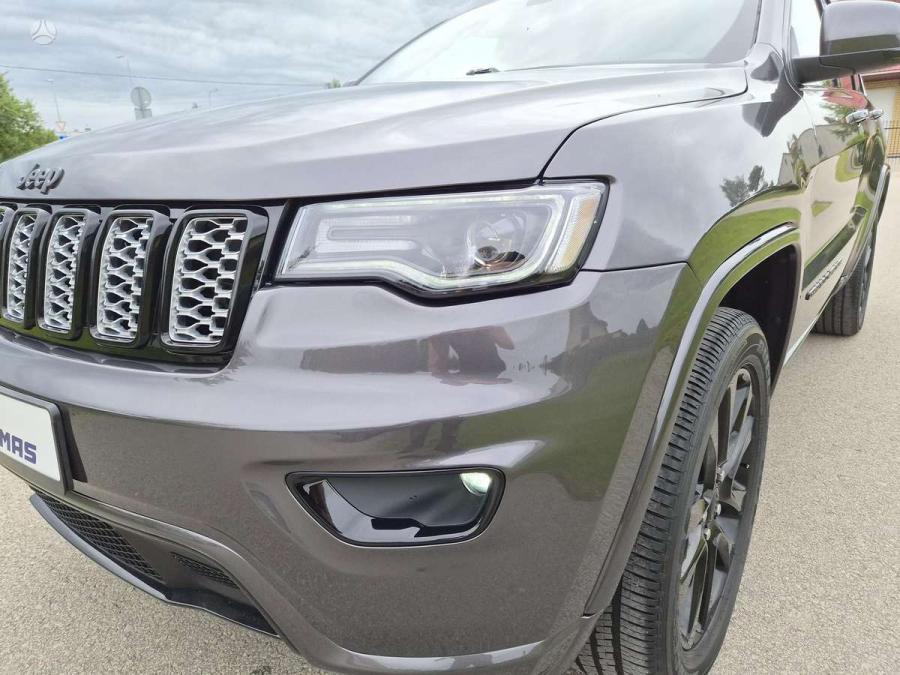 Pelēks Jeep Grand Cherokee 2021 Šauļi, ar dzinēja tilpumu 3.60 L un nobraukumu 98 tūkst. km par 21500 €, foto 12 vietnē AUTOMOTO.COM.LV