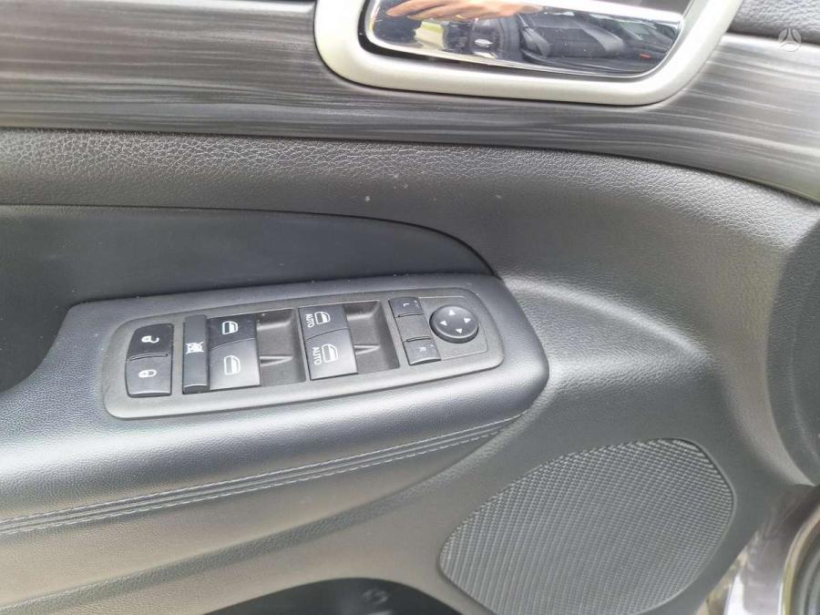 Pelēks Jeep Grand Cherokee 2021 Šauļi, ar dzinēja tilpumu 3.60 L un nobraukumu 98 tūkst. km par 21500 €, foto 23 vietnē AUTOMOTO.COM.LV