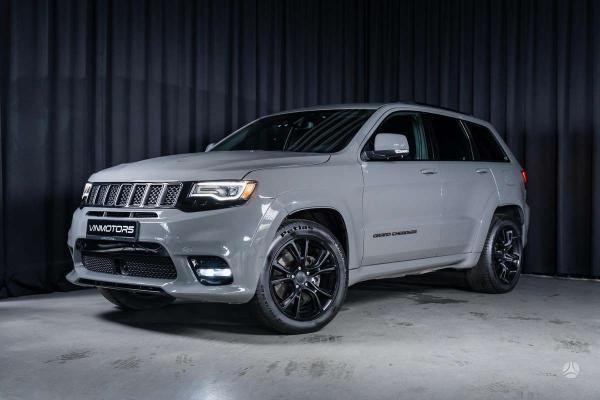 Grey Jeep Grand Cherokee 2021 in Vilnius, with an engine capacity of 5.65 L and mileage of 74 thousand km for 25900 €, photo 1 on AUTOMOTO.COM.LV