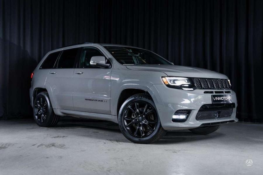 Grey Jeep Grand Cherokee 2021 in Vilnius, with an engine capacity of 5.65 L and mileage of 74 thousand km for 25900 €, photo 4 on AUTOMOTO.COM.LV