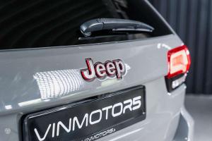 Grey Jeep Grand Cherokee 2021 in Vilnius, with an engine capacity of 5.65 L and mileage of 74 thousand km for 25900 €, photo 12 on AUTOMOTO.COM.LV