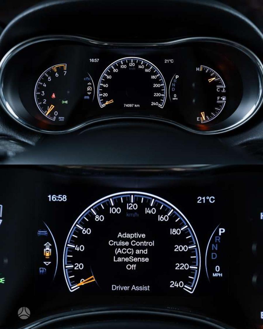 Grey Jeep Grand Cherokee 2021 in Vilnius, with an engine capacity of 5.65 L and mileage of 74 thousand km for 25900 €, photo 17 on AUTOMOTO.COM.LV
