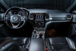 Grey Jeep Grand Cherokee 2021 in Vilnius, with an engine capacity of 5.65 L and mileage of 74 thousand km for 25900 €, photo 19 on AUTOMOTO.COM.LV
