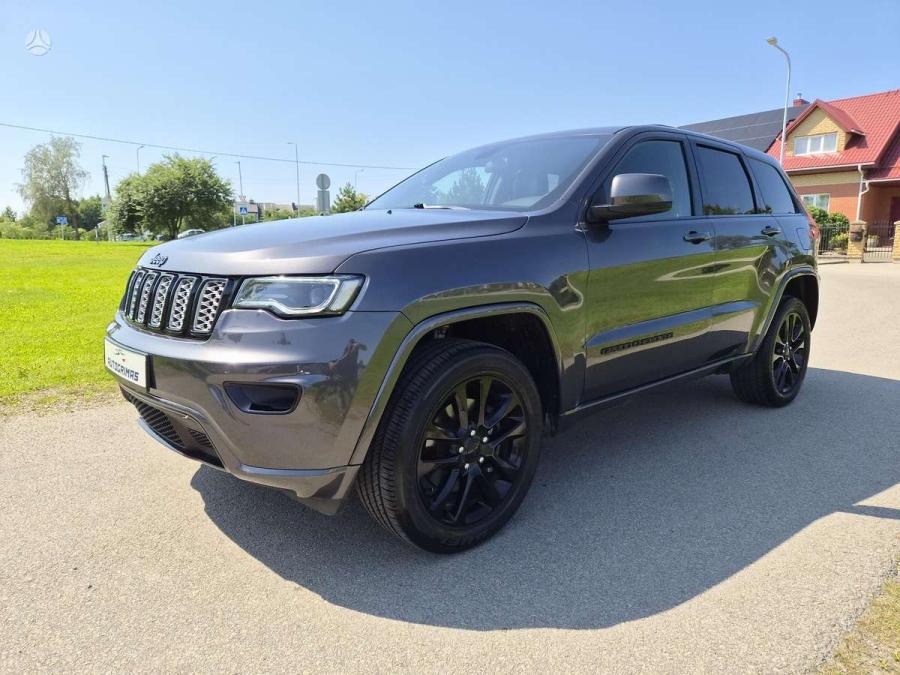 Pelēks Jeep Grand Cherokee 2021 Šauļi, ar dzinēja tilpumu 3.60 L un nobraukumu 99 tūkst. km par 21400 €, foto 1 vietnē AUTOMOTO.COM.LV