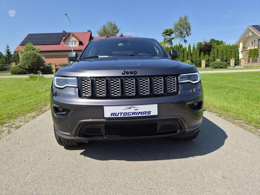 Pelēks Jeep Grand Cherokee 2021 Šauļi, ar dzinēja tilpumu 3.60 L un nobraukumu 99 tūkst. km par 21400 €, foto 3 vietnē AUTOMOTO.COM.LV
