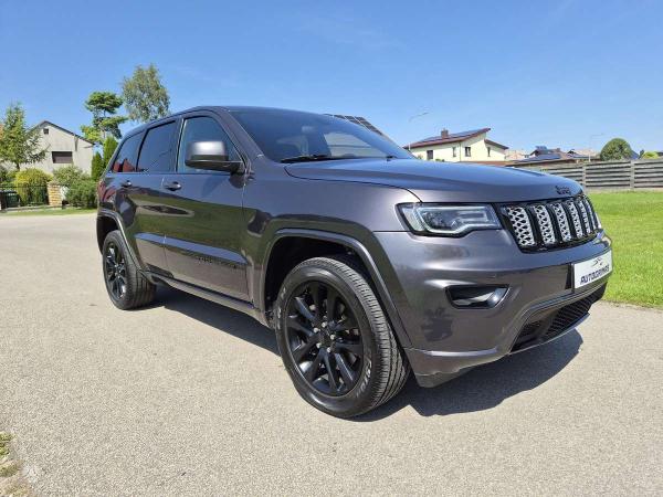 Grey Jeep Grand Cherokee 2021 in Siauliai, with an engine capacity of 3.60 L and mileage of 99 thousand km for 21400 €, photo 3 on AUTOMOTO.COM.LV