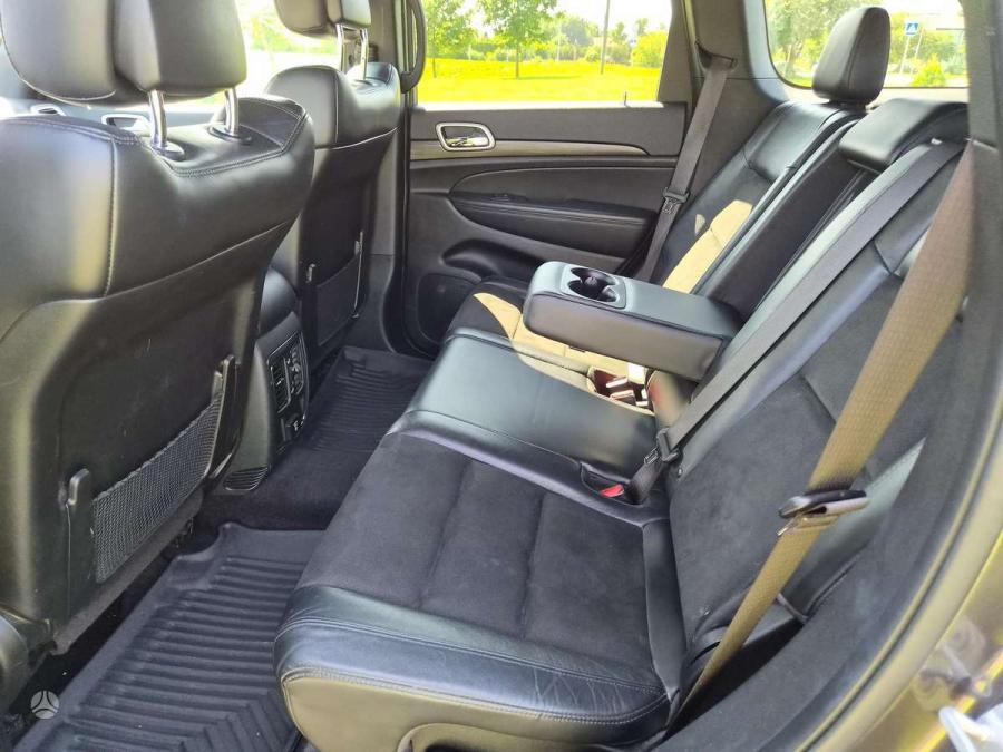 Pelēks Jeep Grand Cherokee 2021 Šauļi, ar dzinēja tilpumu 3.60 L un nobraukumu 99 tūkst. km par 21400 €, foto 11 vietnē AUTOMOTO.COM.LV
