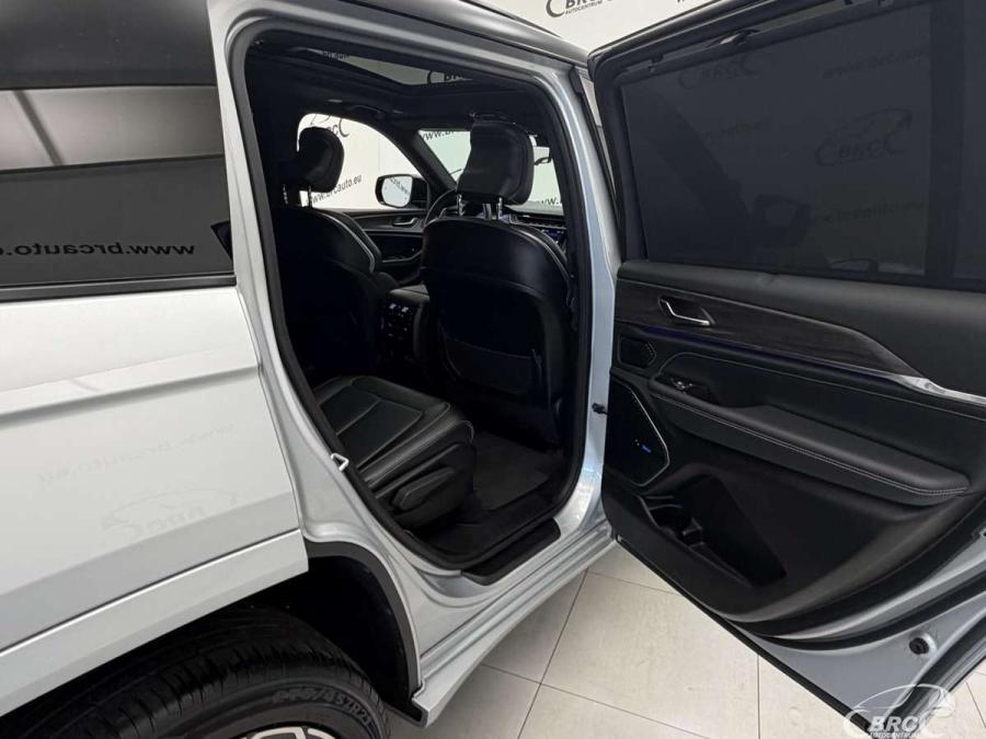 Pelēks Jeep Grand Cherokee 2021 Viļņa, ar dzinēja tilpumu 3.60 L un nobraukumu 49 tūkst. km par 37500 €, foto 18 vietnē AUTOMOTO.COM.LV