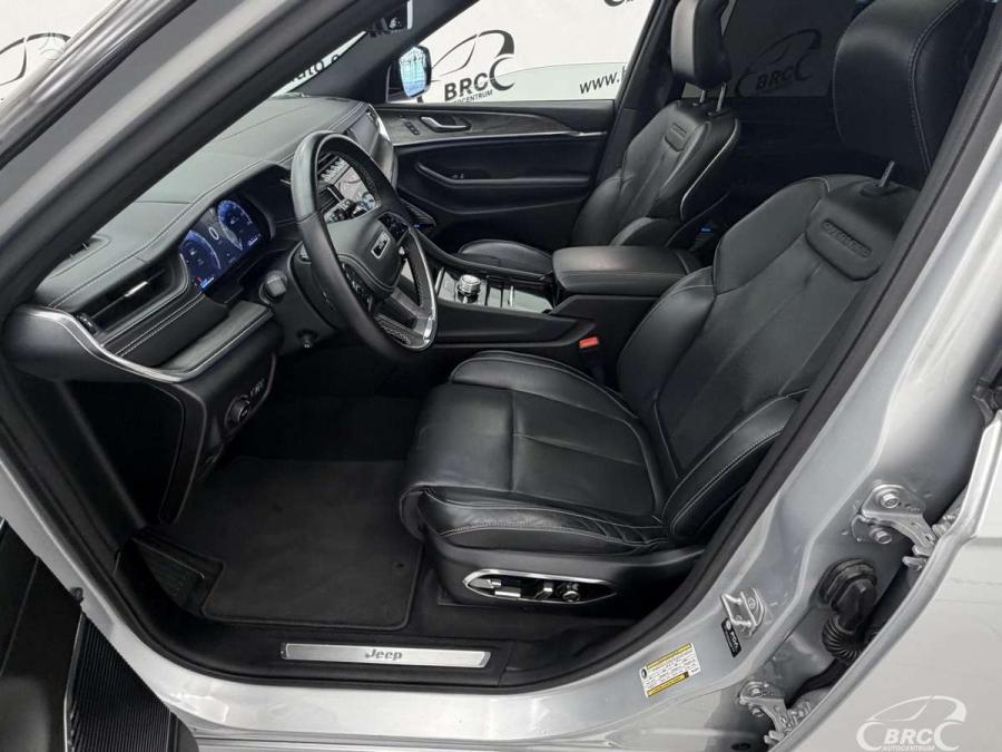 Pelēks Jeep Grand Cherokee 2021 Viļņa, ar dzinēja tilpumu 3.60 L un nobraukumu 49 tūkst. km par 37500 €, foto 27 vietnē AUTOMOTO.COM.LV