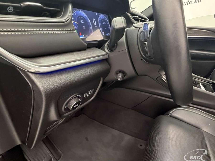 Pelēks Jeep Grand Cherokee 2021 Viļņa, ar dzinēja tilpumu 3.60 L un nobraukumu 49 tūkst. km par 37500 €, foto 32 vietnē AUTOMOTO.COM.LV