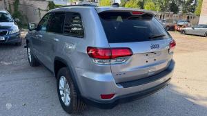 Pelēks Jeep Grand Cherokee 2021 Ukmergė, ar dzinēja tilpumu 3.60 L un nobraukumu 43 tūkst. km par 10299 €, foto  vietnē AUTOMOTO.COM.LV