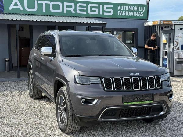 Grey Jeep Grand Cherokee 2021 in Kretinga, with an engine capacity of 3.60 L and mileage of 83 thousand km for 19999 €, photo 1 on AUTOMOTO.COM.LV