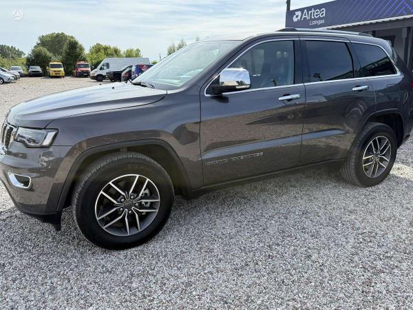 Grey Jeep Grand Cherokee 2021 in Kretinga, with an engine capacity of 3.60 L and mileage of 83 thousand km for 19999 €, photo 4 on AUTOMOTO.COM.LV