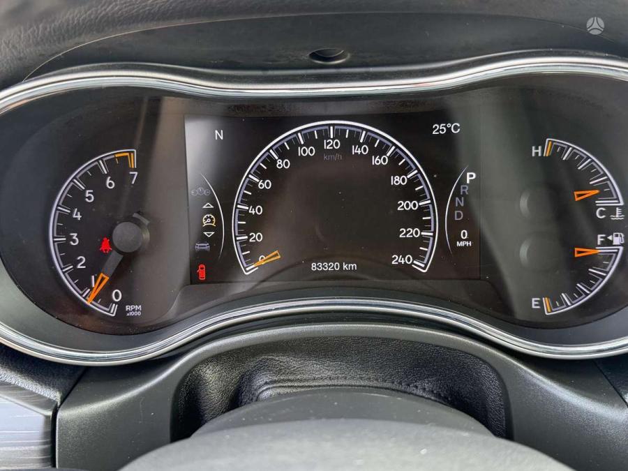 Pelēks Jeep Grand Cherokee 2021 Kretinga, ar dzinēja tilpumu 3.60 L un nobraukumu 83 tūkst. km par 19999 €, foto 28 vietnē AUTOMOTO.COM.LV