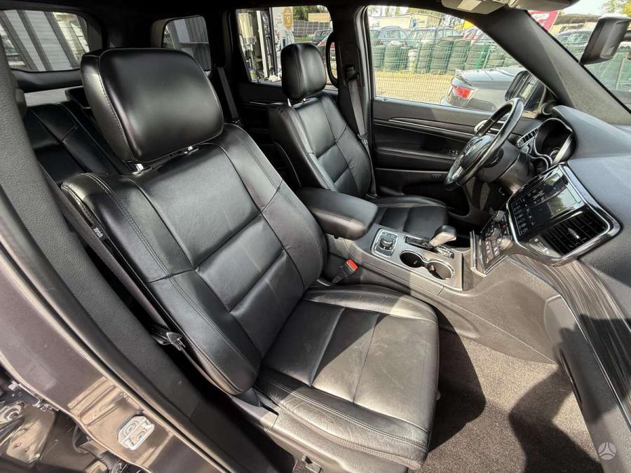 Pelēks Jeep Grand Cherokee 2021 Kretinga, ar dzinēja tilpumu 3.60 L un nobraukumu 83 tūkst. km par 19999 €, foto 42 vietnē AUTOMOTO.COM.LV