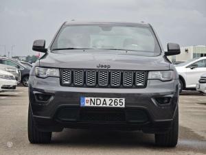 Grey Jeep Grand Cherokee 2021 in Vilnius, with an engine capacity of 3.60 L and mileage of 69 thousand km for 24000 €, photo 3 on AUTOMOTO.COM.LV
