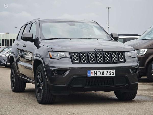 Pelēks Jeep Grand Cherokee 2021 Viļņa, ar dzinēja tilpumu 3.60 L un nobraukumu 69 tūkst. km par 24000 €, foto 5 vietnē AUTOMOTO.COM.LV