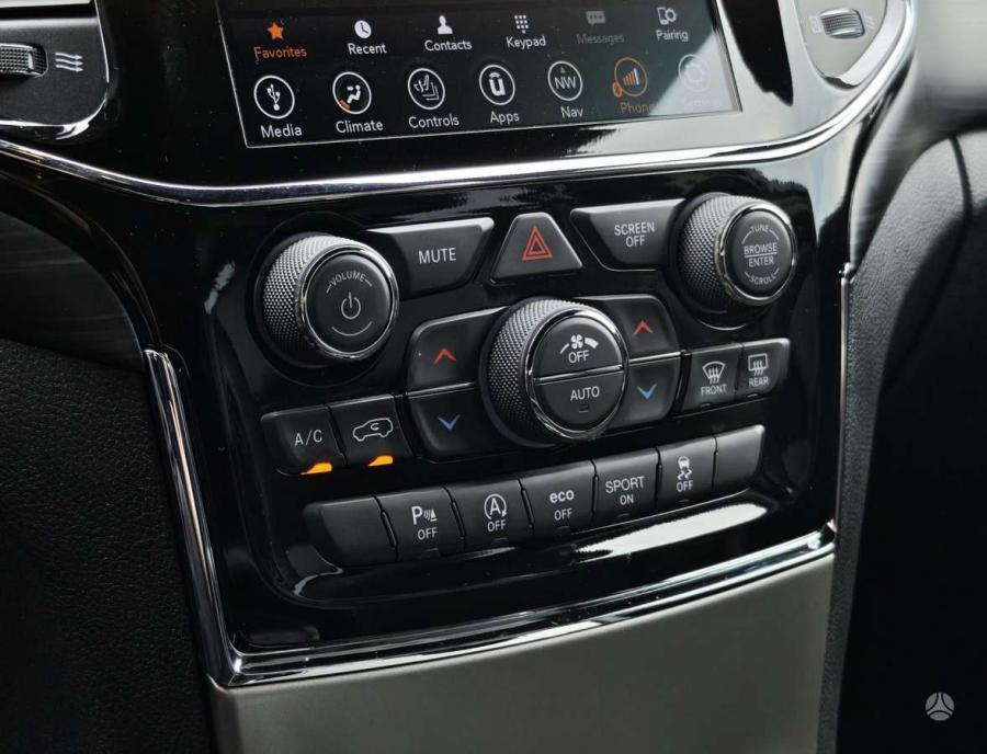 Grey Jeep Grand Cherokee 2021 in Vilnius, with an engine capacity of 3.60 L and mileage of 69 thousand km for 24000 €, photo 16 on AUTOMOTO.COM.LV