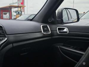 Grey Jeep Grand Cherokee 2021 in Vilnius, with an engine capacity of 3.60 L and mileage of 69 thousand km for 24000 €, photo 17 on AUTOMOTO.COM.LV