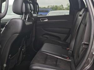 Grey Jeep Grand Cherokee 2021 in Vilnius, with an engine capacity of 3.60 L and mileage of 69 thousand km for 24000 €, photo 19 on AUTOMOTO.COM.LV