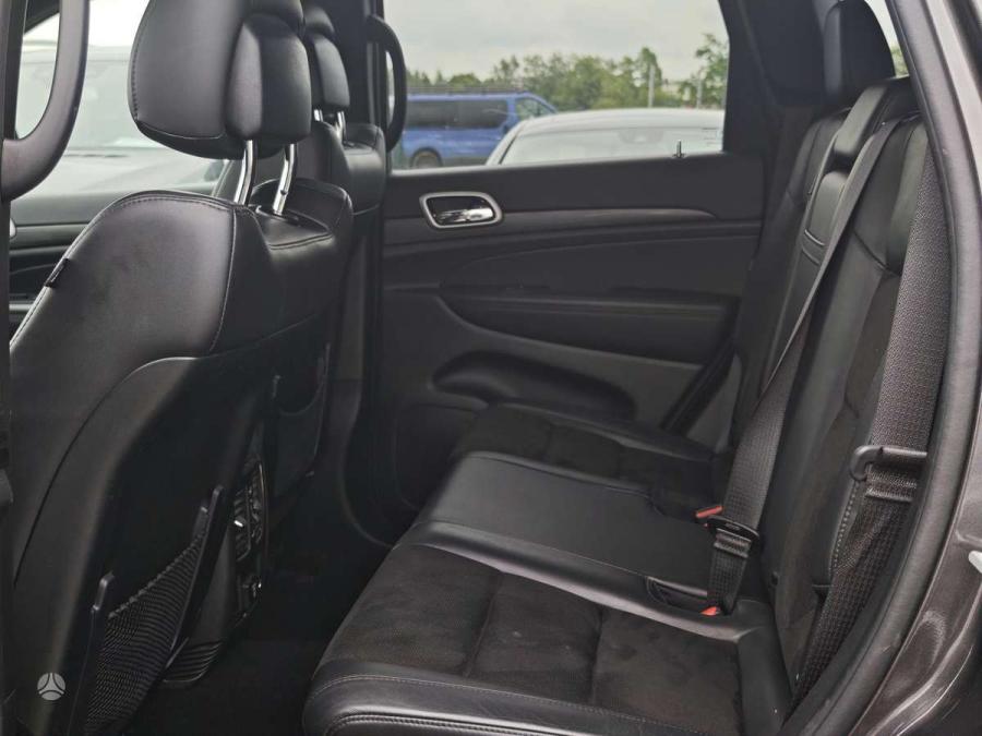 Grey Jeep Grand Cherokee 2021 in Vilnius, with an engine capacity of 3.60 L and mileage of 69 thousand km for 24000 €, photo 19 on AUTOMOTO.COM.LV