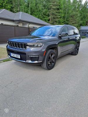 Pelēks Jeep Grand Cherokee 2021 Viļņa, ar dzinēja tilpumu 3.60 L un nobraukumu 90 tūkst. km par 30800 €, foto 3 vietnē AUTOMOTO.COM.LV