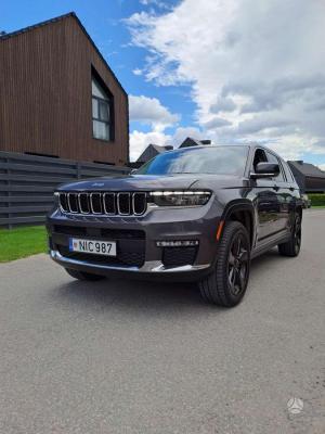 Pelēks Jeep Grand Cherokee 2021 Viļņa, ar dzinēja tilpumu 3.60 L un nobraukumu 90 tūkst. km par 30800 €, foto 7 vietnē AUTOMOTO.COM.LV