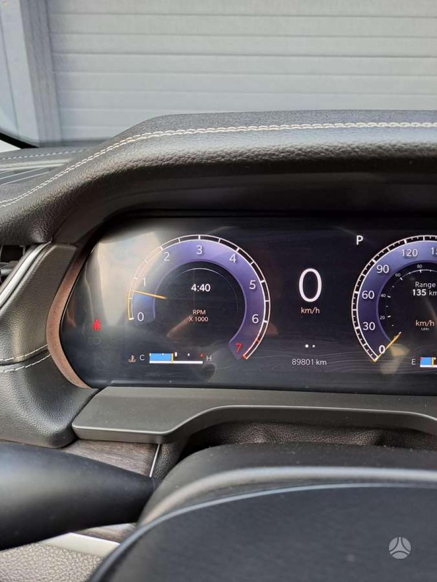 Pelēks Jeep Grand Cherokee 2021 Viļņa, ar dzinēja tilpumu 3.60 L un nobraukumu 90 tūkst. km par 30800 €, foto 10 vietnē AUTOMOTO.COM.LV