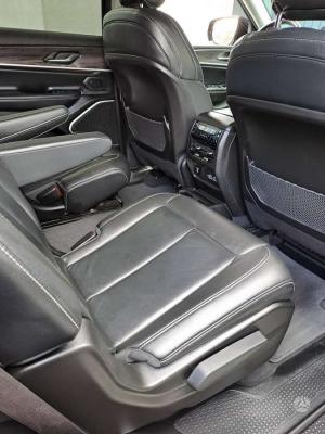 Pelēks Jeep Grand Cherokee 2021 Viļņa, ar dzinēja tilpumu 3.60 L un nobraukumu 90 tūkst. km par 30800 €, foto 12 vietnē AUTOMOTO.COM.LV