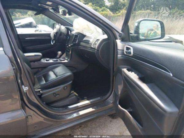 Grey Jeep Grand Cherokee 2021 in Klaipeda, with an engine capacity of 3.60 L and mileage of 119 thousand km for 9000 €, photo 10 on AUTOMOTO.COM.LV