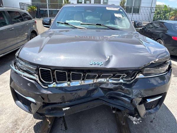 Pelēks Jeep Grand Cherokee 2022 Ukmergė, ar dzinēja tilpumu 2.00 L un nobraukumu 67 tūkst. km par 18499 €, foto 6 vietnē AUTOMOTO.COM.LV