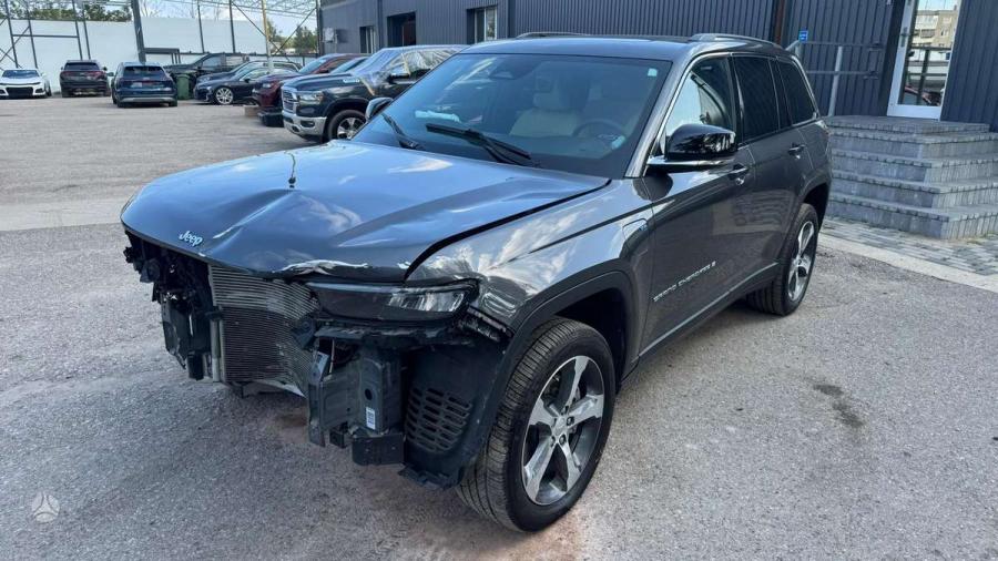 Pelēks Jeep Grand Cherokee 2022 Ukmergė, ar dzinēja tilpumu 2.00 L un nobraukumu 67 tūkst. km par 18499 €, foto 8 vietnē AUTOMOTO.COM.LV