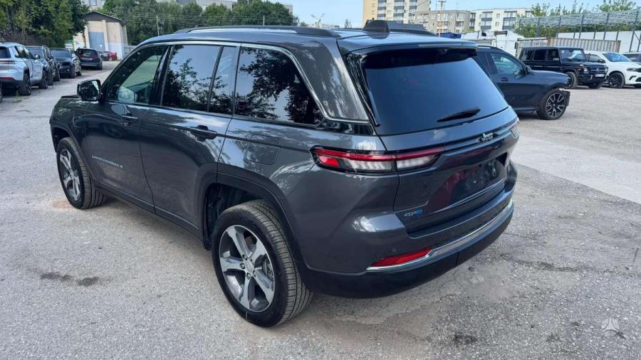 Pelēks Jeep Grand Cherokee 2022 Ukmergė, ar dzinēja tilpumu 2.00 L un nobraukumu 67 tūkst. km par 18499 €, foto 10 vietnē AUTOMOTO.COM.LV