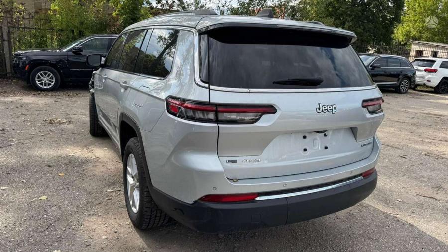 Pelēks Jeep Grand Cherokee 2022 Ukmergė, ar dzinēja tilpumu 3.60 L un nobraukumu 50 tūkst. km par 16999 €, foto 1 vietnē AUTOMOTO.COM.LV