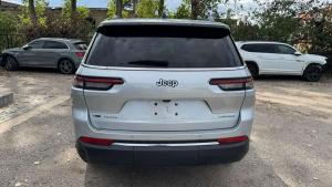Pelēks Jeep Grand Cherokee 2022 Ukmergė, ar dzinēja tilpumu 3.60 L un nobraukumu 50 tūkst. km par 16999 €, foto 3 vietnē AUTOMOTO.COM.LV