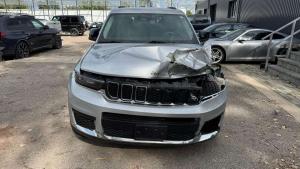 Pelēks Jeep Grand Cherokee 2022 Ukmergė, ar dzinēja tilpumu 3.60 L un nobraukumu 50 tūkst. km par 16999 €, foto 7 vietnē AUTOMOTO.COM.LV