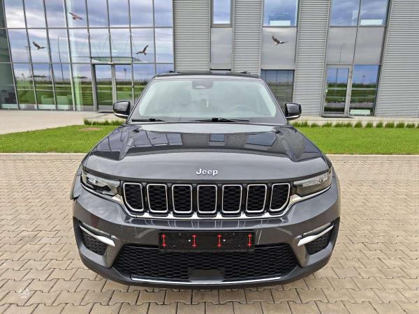 Grey Jeep Grand Cherokee 2023 in Siauliai, with an engine capacity of 2.00 L and mileage of 91 thousand km for 27900 €, photo 2 on AUTOMOTO.COM.LV