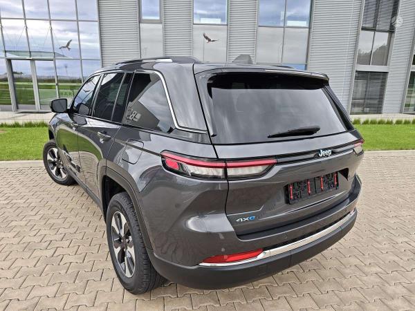 Pelēks Jeep Grand Cherokee 2023 Šauļi, ar dzinēja tilpumu 2.00 L un nobraukumu 91 tūkst. km par 27900 €, foto 7 vietnē AUTOMOTO.COM.LV