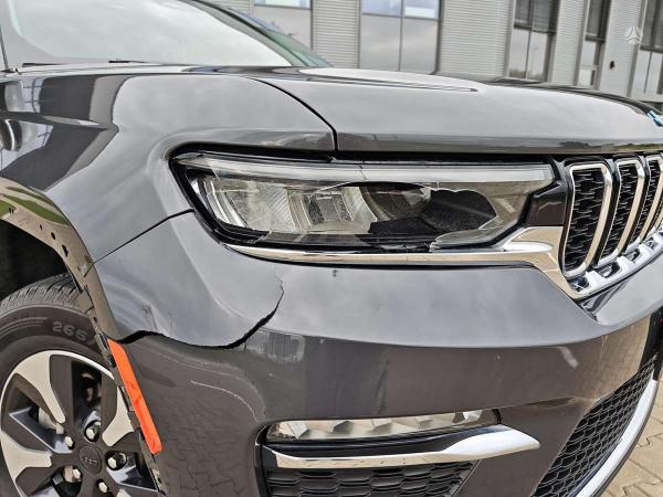 Pelēks Jeep Grand Cherokee 2023 Šauļi, ar dzinēja tilpumu 2.00 L un nobraukumu 91 tūkst. km par 27900 €, foto 9 vietnē AUTOMOTO.COM.LV