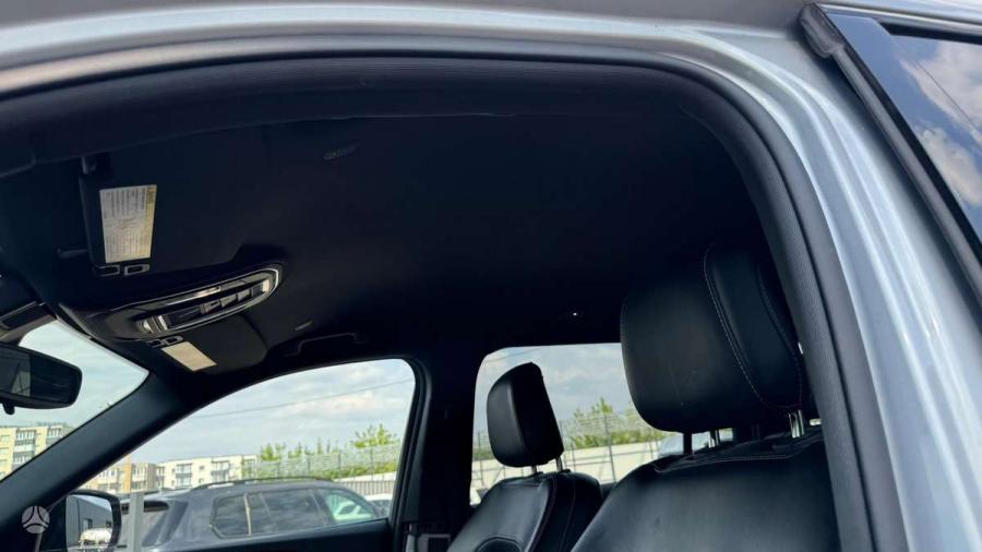 Grey Jeep Grand Cherokee 2023 in Ukmerge, with an engine capacity of 3.60 L and mileage of 51 thousand km for 20999 €, photo 14 on AUTOMOTO.COM.LV