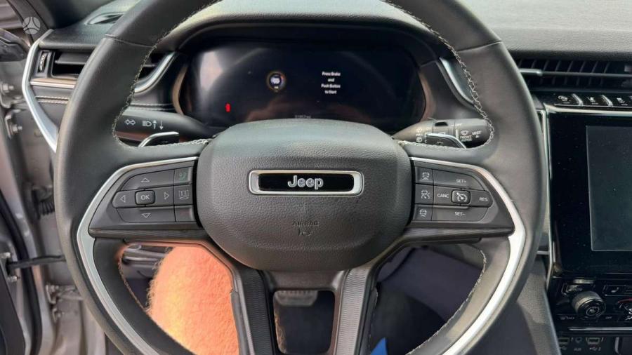 Grey Jeep Grand Cherokee 2023 in Ukmerge, with an engine capacity of 3.60 L and mileage of 51 thousand km for 20999 €, photo 15 on AUTOMOTO.COM.LV