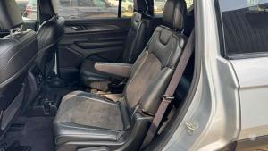 Grey Jeep Grand Cherokee 2023 in Ukmerge, with an engine capacity of 3.60 L and mileage of 51 thousand km for 20999 €, photo 19 on AUTOMOTO.COM.LV