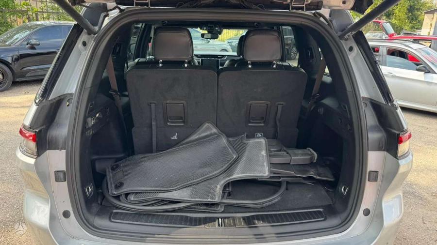 Grey Jeep Grand Cherokee 2023 in Ukmerge, with an engine capacity of 3.60 L and mileage of 51 thousand km for 20999 €, photo 21 on AUTOMOTO.COM.LV