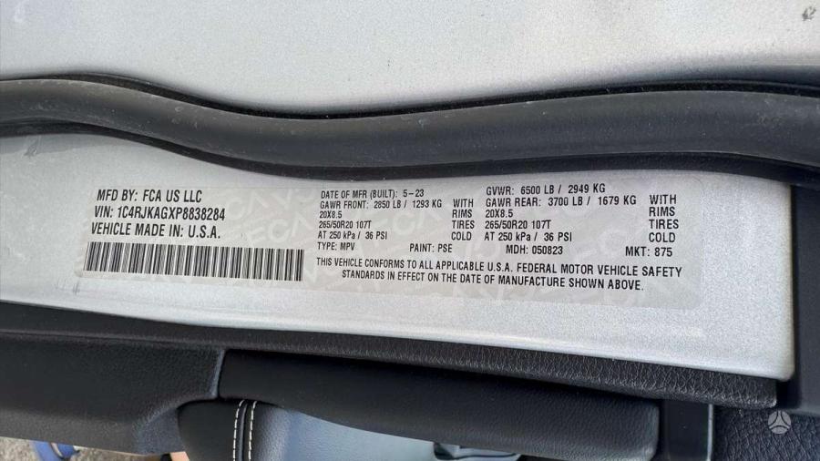 Grey Jeep Grand Cherokee 2023 in Ukmerge, with an engine capacity of 3.60 L and mileage of 51 thousand km for 20999 €, photo 23 on AUTOMOTO.COM.LV