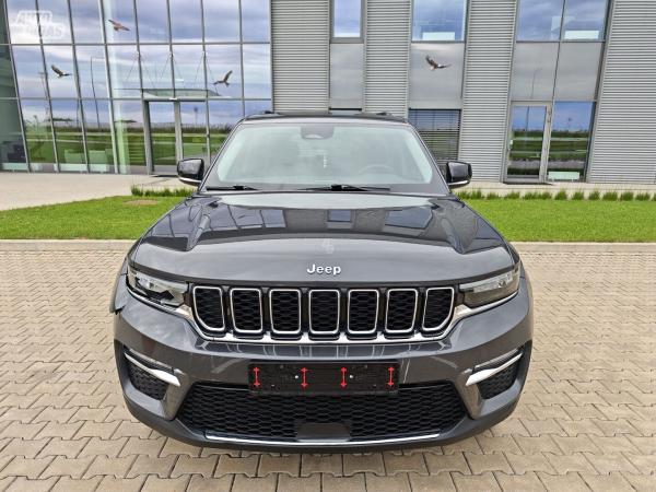 Grey Jeep Grand Cherokee 2023 in Siauliai, with an engine capacity of 2.00 L and mileage of 91 thousand km for 27700 €, photo 2 on AUTOMOTO.COM.LV
